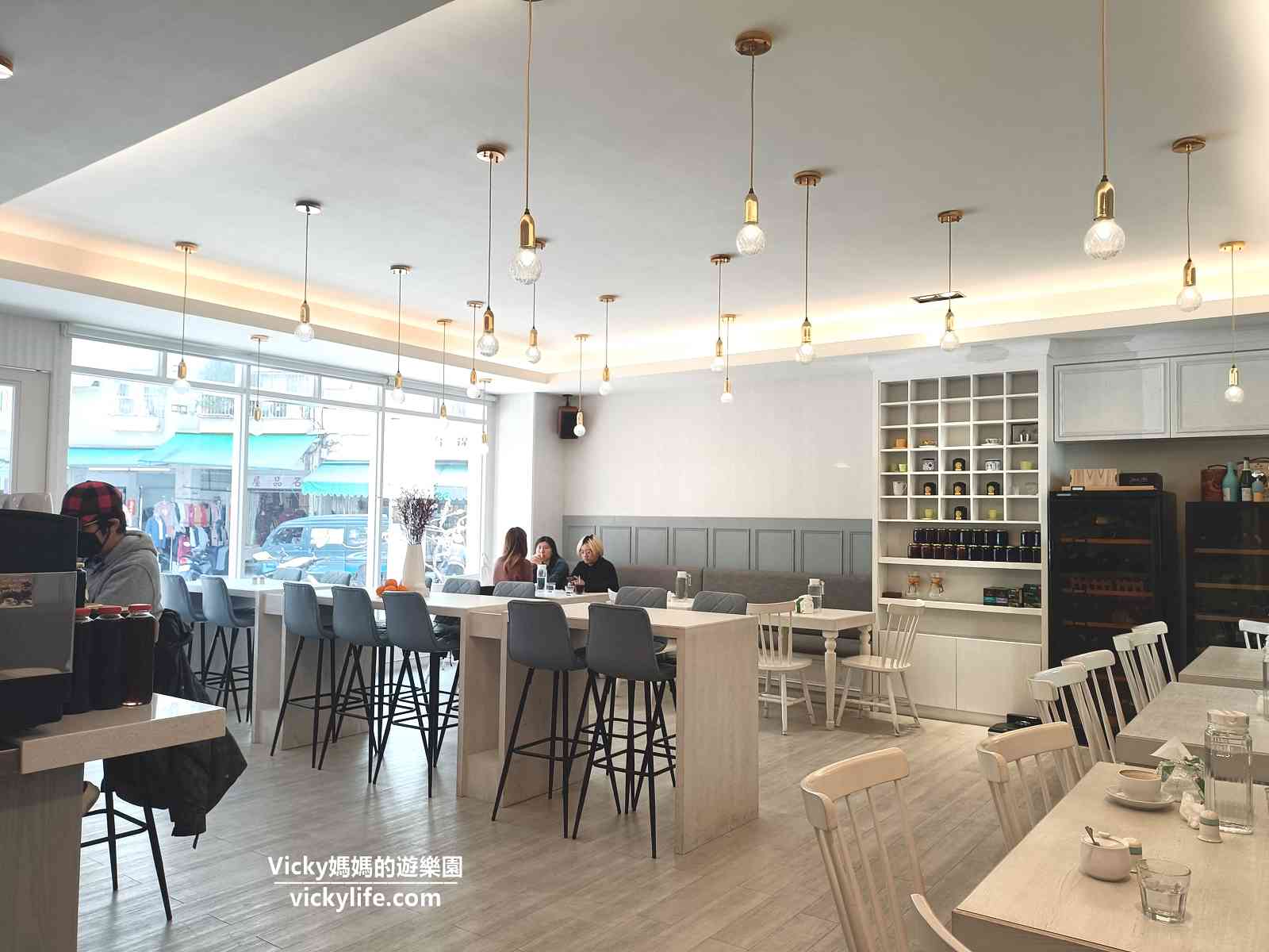 台南東區早午餐︱Yum Yum Café：崇誨巿場旁，輕奢歐風餐廳，現點現做超美味(菜單) @Vicky 媽媽的遊樂園