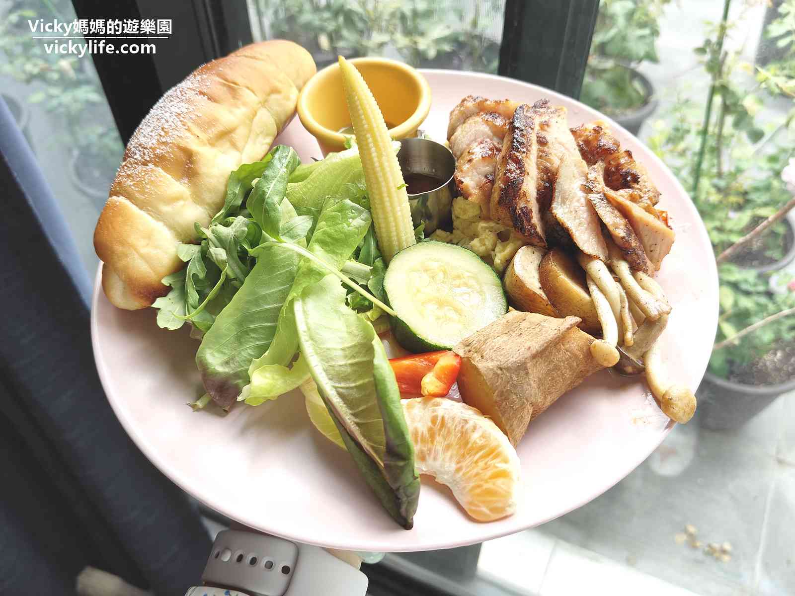 台南早午餐︱北區小巷弄內的純白早午餐店溫格樓(菜單)，療癒花草、美味食物，好幸福啊 @Vicky 媽媽的遊樂園